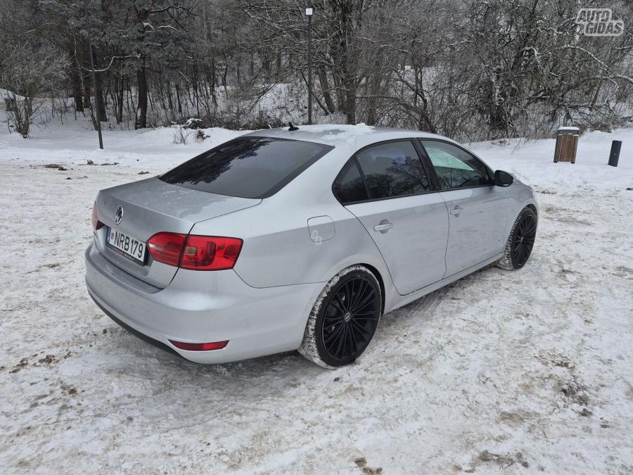 Volkswagen Jetta 2012 Kauņa, ar dzinēja tilpumu 1.20 L un nobraukumu 145 tūkst. km par 3700 €, foto 9 vietnē AUTOMOTO.COM.LV