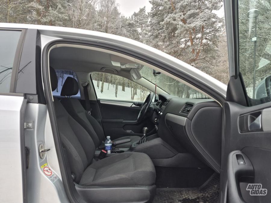 Volkswagen Jetta 2012 Kauņa, ar dzinēja tilpumu 1.20 L un nobraukumu 145 tūkst. km par 3700 €, foto 11 vietnē AUTOMOTO.COM.LV