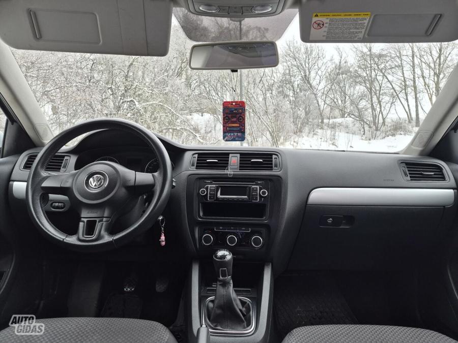 Volkswagen Jetta 2012 Kauņa, ar dzinēja tilpumu 1.20 L un nobraukumu 145 tūkst. km par 3700 €, foto 12 vietnē AUTOMOTO.COM.LV