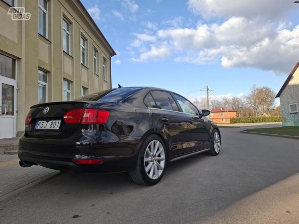 Volkswagen Jetta 2012 Ariogala, ar dzinēja tilpumu 2.00 L un nobraukumu 155 tūkst. km par 4600 €, foto 2 vietnē AUTOMOTO.COM.LV