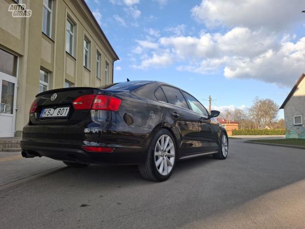 Volkswagen Jetta 2012 Ariogala, ar dzinēja tilpumu 2.00 L un nobraukumu 155 tūkst. km par 4600 €, foto 4 vietnē AUTOMOTO.COM.LV