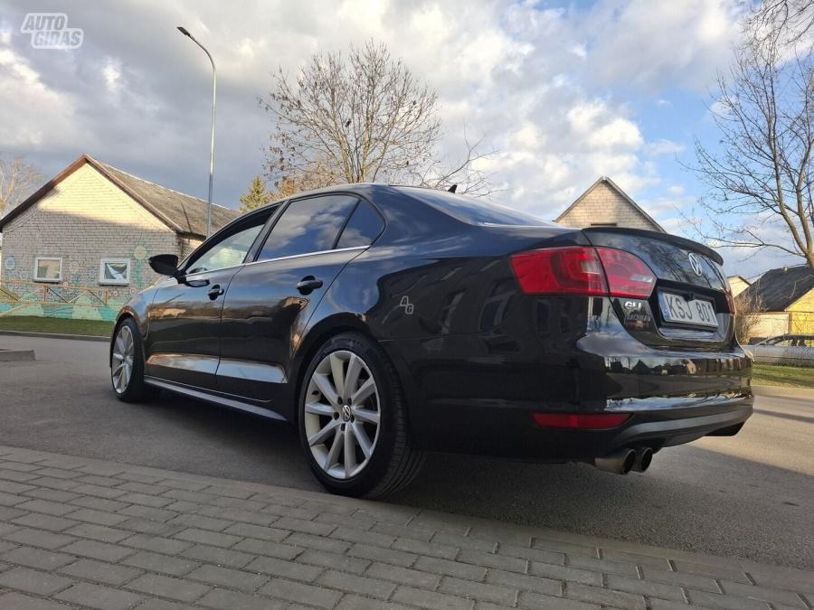 Volkswagen Jetta 2012 Ariogala, ar dzinēja tilpumu 2.00 L un nobraukumu 155 tūkst. km par 4600 €, foto 9 vietnē AUTOMOTO.COM.LV