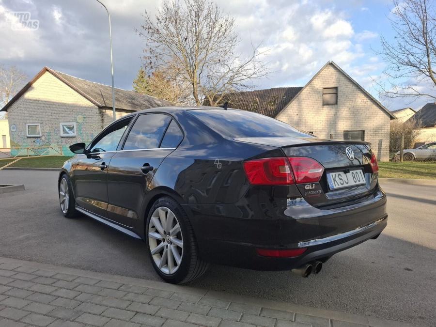 Volkswagen Jetta 2012 Ariogala, ar dzinēja tilpumu 2.00 L un nobraukumu 155 tūkst. km par 4600 €, foto 10 vietnē AUTOMOTO.COM.LV