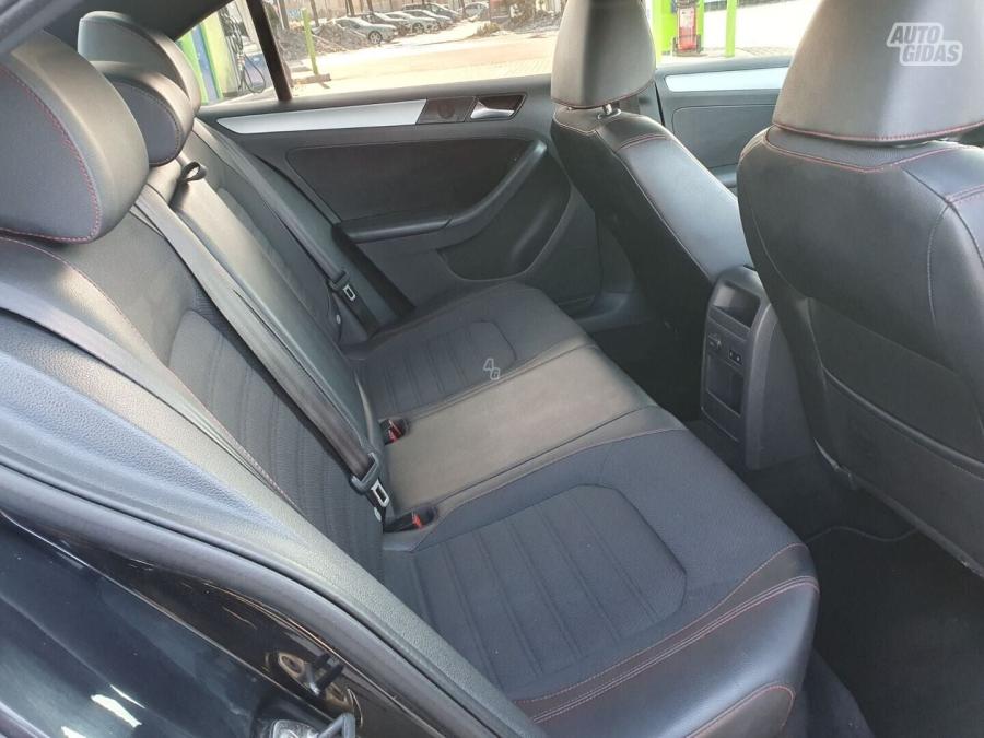 Volkswagen Jetta 2012 Ariogala, ar dzinēja tilpumu 2.00 L un nobraukumu 155 tūkst. km par 4600 €, foto 16 vietnē AUTOMOTO.COM.LV