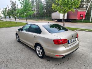 Volkswagen Jetta 2012 in Vilnius, with an engine capacity of 2.00 L and mileage of 364 thousand km for 2900 €, photo 5 on AUTOMOTO.COM.LV