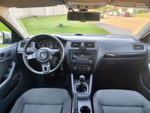 Volkswagen Jetta 2012 in Vilnius, with an engine capacity of 2.00 L and mileage of 364 thousand km for 2900 €, photo 7 on AUTOMOTO.COM.LV