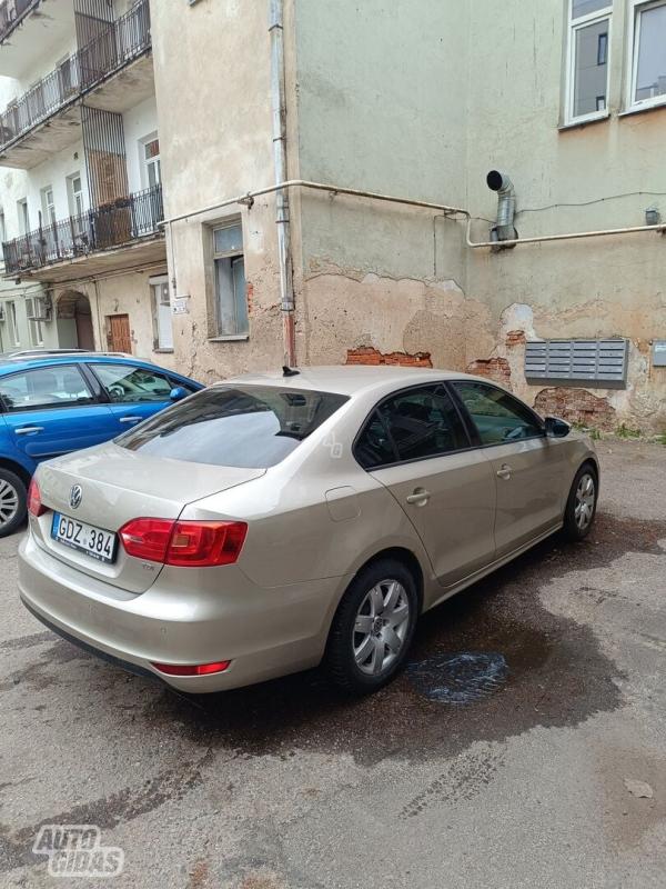 Volkswagen Jetta 2012 Kauņa, ar dzinēja tilpumu 1.60 L un nobraukumu 220 tūkst. km par 3200 €, foto 2 vietnē AUTOMOTO.COM.LV