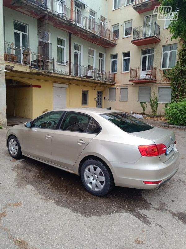 Volkswagen Jetta 2012 Kauņa, ar dzinēja tilpumu 1.60 L un nobraukumu 220 tūkst. km par 3200 €, foto 3 vietnē AUTOMOTO.COM.LV