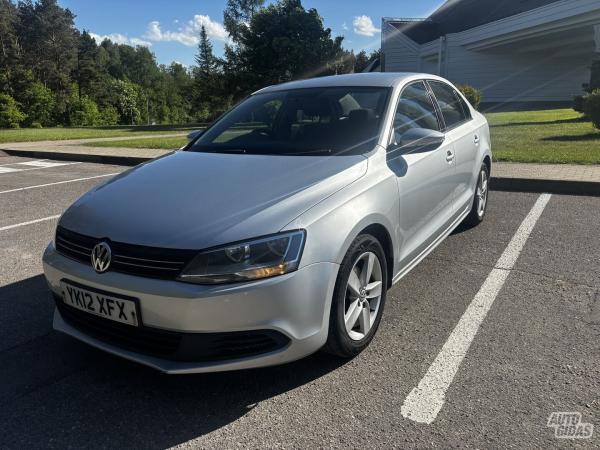 Volkswagen Jetta 2012 in Elektrenai, with an engine capacity of 2.00 L and mileage of 147 thousand km for 2500 €, photo 1 on AUTOMOTO.COM.LV