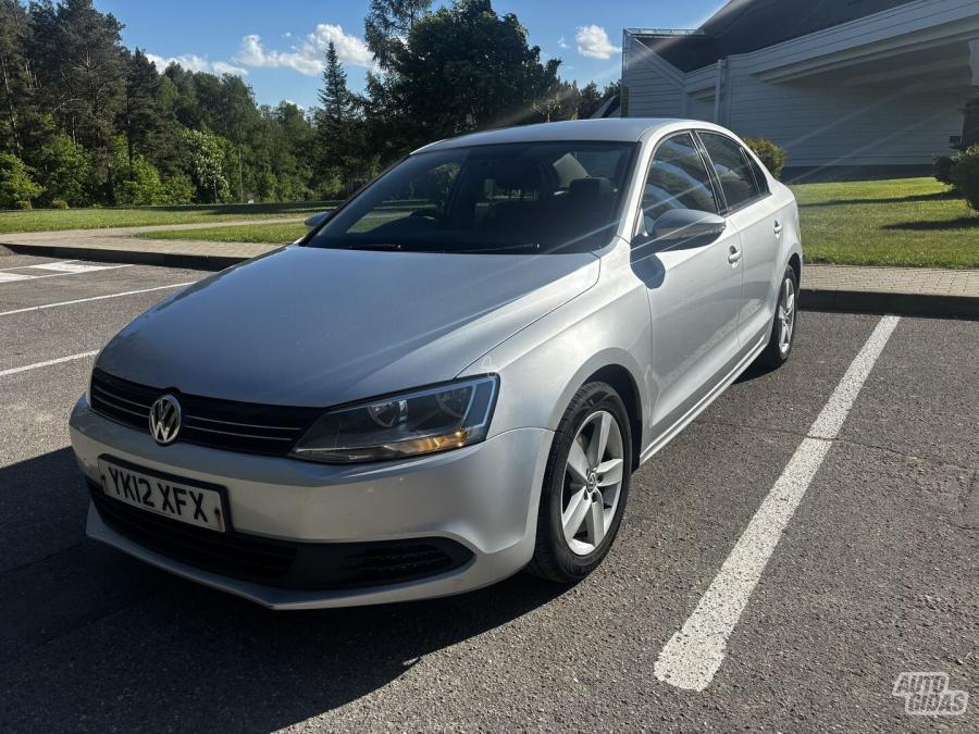 Volkswagen Jetta 2012 in Elektrenai, with an engine capacity of 2.00 L and mileage of 147 thousand km for 2500 €, photo 1 on AUTOMOTO.COM.LV