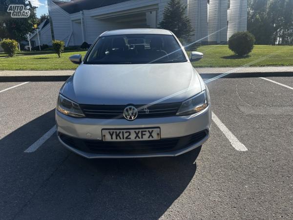 Volkswagen Jetta 2012 in Elektrenai, with an engine capacity of 2.00 L and mileage of 147 thousand km for 2500 €, photo 5 on AUTOMOTO.COM.LV