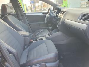 Volkswagen Jetta 2012 in Ariogala, with an engine capacity of 2.00 L and mileage of 155 thousand km for 4100 €, photo 12 on AUTOMOTO.COM.LV