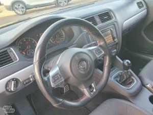 Volkswagen Jetta 2012 in Ariogala, with an engine capacity of 2.00 L and mileage of 155 thousand km for 4100 €, photo 14 on AUTOMOTO.COM.LV