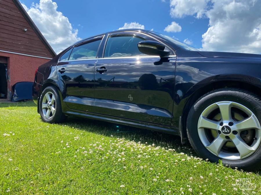 Volkswagen Jetta 2012 Šauļi, ar dzinēja tilpumu 2.00 L un nobraukumu 413 tūkst. km par 3850 €, foto 4 vietnē AUTOMOTO.COM.LV