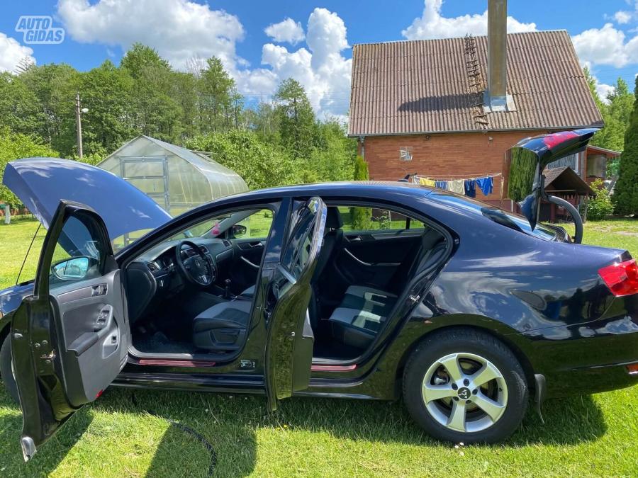 Volkswagen Jetta 2012 Šauļi, ar dzinēja tilpumu 2.00 L un nobraukumu 413 tūkst. km par 3850 €, foto 6 vietnē AUTOMOTO.COM.LV