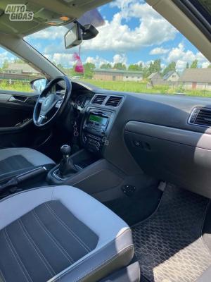 Volkswagen Jetta 2012 Šauļi, ar dzinēja tilpumu 2.00 L un nobraukumu 413 tūkst. km par 3850 €, foto 7 vietnē AUTOMOTO.COM.LV