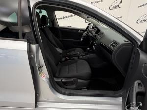 Volkswagen Jetta 2012 in Vilnius, with an engine capacity of 1.60 L and mileage of 198 thousand km for 5000 €, photo 5 on AUTOMOTO.COM.LV
