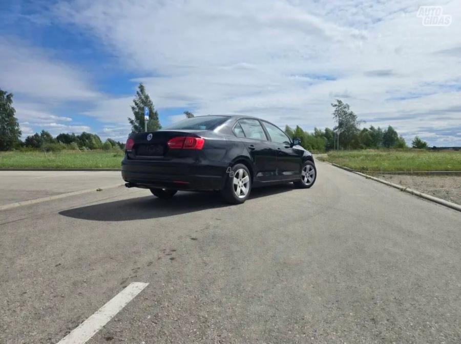Volkswagen Jetta 2012 Šauļi, ar dzinēja tilpumu 2.00 L un nobraukumu 291 tūkst. km par 2750 €, foto 5 vietnē AUTOMOTO.COM.LV