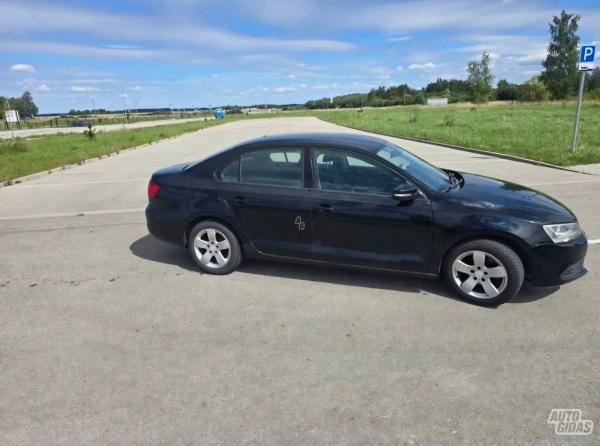 Volkswagen Jetta 2012 Šauļi, ar dzinēja tilpumu 2.00 L un nobraukumu 291 tūkst. km par 2750 €, foto 6 vietnē AUTOMOTO.COM.LV