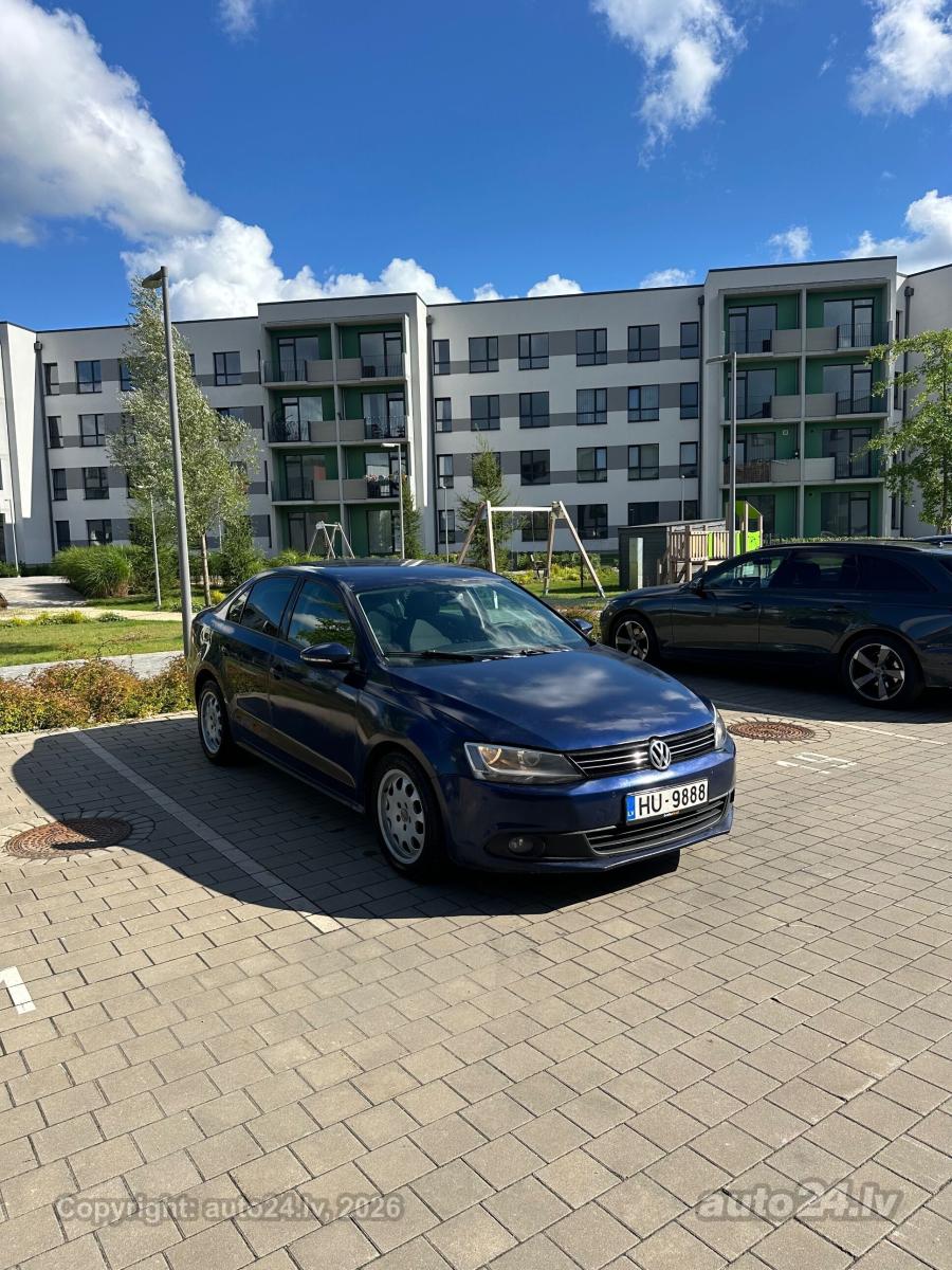 Volkswagen Jetta 2012 Rīga, ar dzinēja tilpumu 1.60 L un nobraukumu 400 tūkst. km par 4000 €, foto 4 vietnē AUTOMOTO.COM.LV