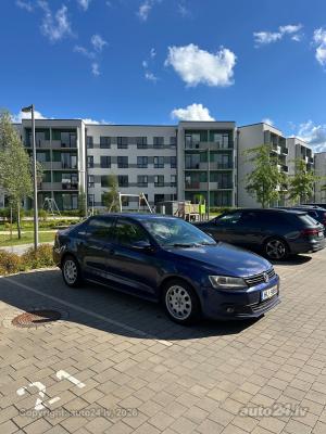 Volkswagen Jetta 2012 Rīga, ar dzinēja tilpumu 1.60 L un nobraukumu 400 tūkst. km par 4000 €, foto 5 vietnē AUTOMOTO.COM.LV