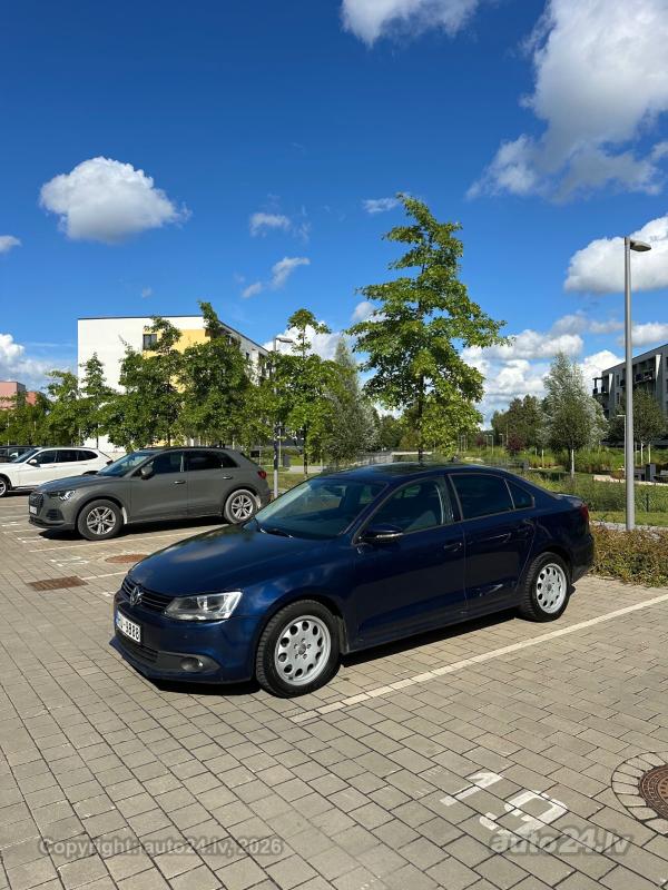 Volkswagen Jetta 2012 Rīga, ar dzinēja tilpumu 1.60 L un nobraukumu 400 tūkst. km par 4000 €, foto 6 vietnē AUTOMOTO.COM.LV