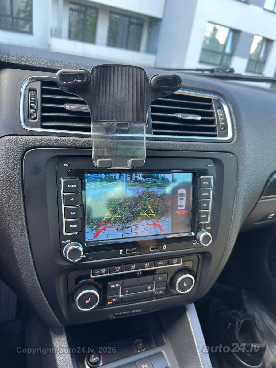 Volkswagen Jetta 2012 Rīga, ar dzinēja tilpumu 1.60 L un nobraukumu 400 tūkst. km par 4000 €, foto 11 vietnē AUTOMOTO.COM.LV