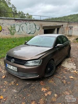 Volkswagen Jetta 2012 Viļņa, ar dzinēja tilpumu 1.60 L un nobraukumu 297 tūkst. km par 1350 €, foto  vietnē AUTOMOTO.COM.LV