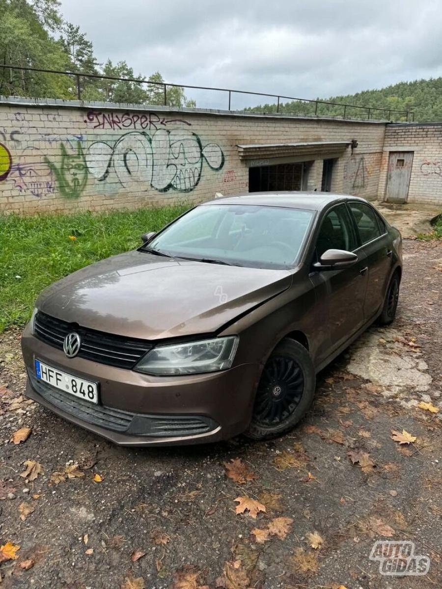 Volkswagen Jetta 2012 Viļņa, ar dzinēja tilpumu 1.60 L un nobraukumu 297 tūkst. km par 1350 €, foto 1 vietnē AUTOMOTO.COM.LV