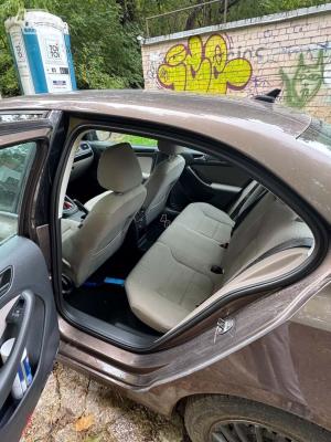 Volkswagen Jetta 2012 Viļņa, ar dzinēja tilpumu 1.60 L un nobraukumu 297 tūkst. km par 1350 €, foto 7 vietnē AUTOMOTO.COM.LV