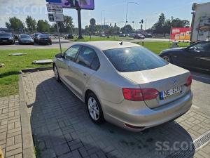Volkswagen Jetta 2013 in Riga, with an engine capacity of 1.40 L and mileage of 261 thousand km for 4000 €, photo 1 on AUTOMOTO.COM.LV