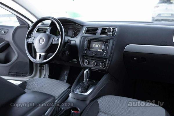 Volkswagen Jetta 2013 in Tallinn, with an engine capacity of 1.40 L and mileage of 208 thousand km for 6900 €, photo 8 on AUTOMOTO.COM.LV