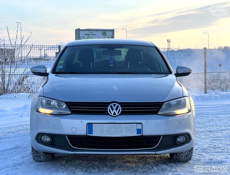 Volkswagen Jetta 2013 Tauragė, ar dzinēja tilpumu 1.60 L un nobraukumu 204 tūkst. km par 5700 €, foto 3 vietnē AUTOMOTO.COM.LV