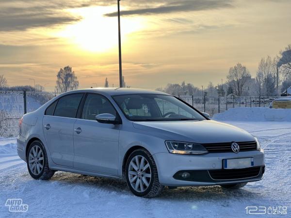 Volkswagen Jetta 2013 Tauragė, ar dzinēja tilpumu 1.60 L un nobraukumu 204 tūkst. km par 5700 €, foto 4 vietnē AUTOMOTO.COM.LV