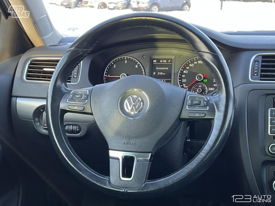 Volkswagen Jetta 2013 Tauragė, ar dzinēja tilpumu 1.60 L un nobraukumu 204 tūkst. km par 5700 €, foto 16 vietnē AUTOMOTO.COM.LV