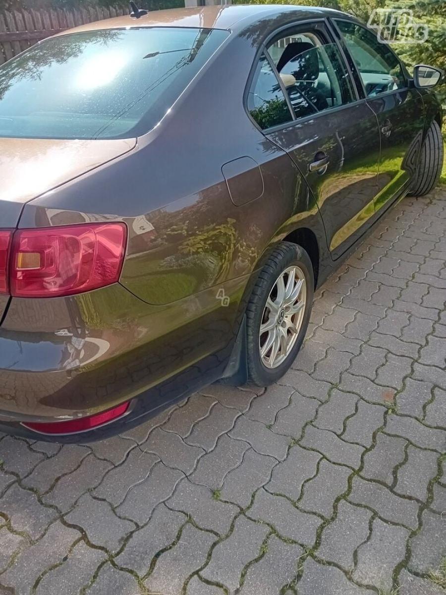 Volkswagen Jetta 2013 Viļņa, ar dzinēja tilpumu 1.20 L un nobraukumu 188 tūkst. km par 4300 €, foto 14 vietnē AUTOMOTO.COM.LV
