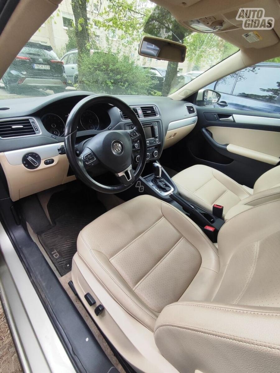 Volkswagen Jetta 2013 Kauņa, ar dzinēja tilpumu 1.40 L un nobraukumu 181 tūkst. km par 4100 €, foto 7 vietnē AUTOMOTO.COM.LV