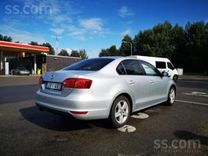 Volkswagen Jetta 2013 in Riga, with an engine capacity of 1.40 L and mileage of 166 thousand km for 4000 €, photo 4 on AUTOMOTO.COM.LV