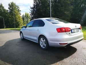 Volkswagen Jetta 2013 in Riga, with an engine capacity of 1.40 L and mileage of 166 thousand km for 4000 €, photo 5 on AUTOMOTO.COM.LV