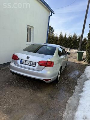 Volkswagen Jetta 2013 Rēzekne, ar dzinēja tilpumu 1.60 L un nobraukumu 391 tūkst. km par 4600 €, foto 4 vietnē AUTOMOTO.COM.LV