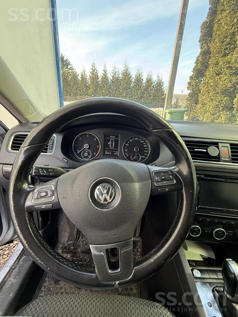 Volkswagen Jetta 2013 Rēzekne, ar dzinēja tilpumu 1.60 L un nobraukumu 391 tūkst. km par 4600 €, foto 6 vietnē AUTOMOTO.COM.LV