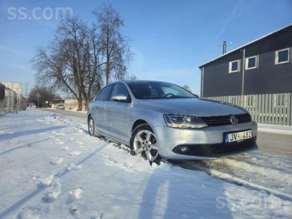 Volkswagen Jetta 2013 Rīga, ar dzinēja tilpumu 1.40 L un nobraukumu 163 tūkst. km par 5800 €, foto 3 vietnē AUTOMOTO.COM.LV