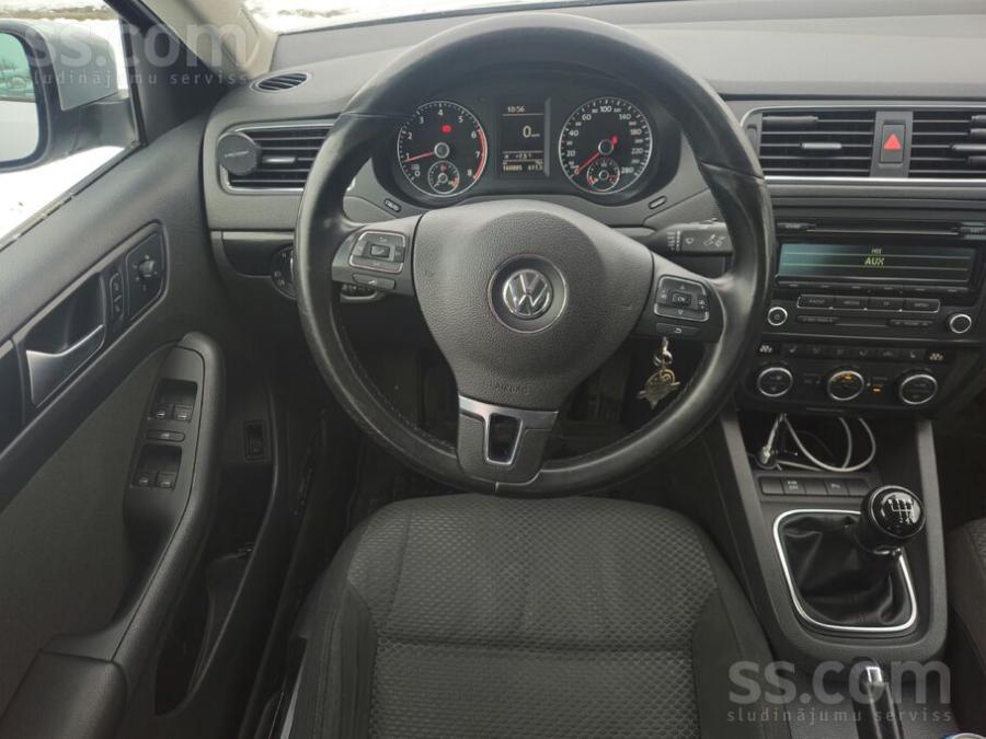 Volkswagen Jetta 2013 Rīga, ar dzinēja tilpumu 1.40 L un nobraukumu 163 tūkst. km par 5800 €, foto 11 vietnē AUTOMOTO.COM.LV