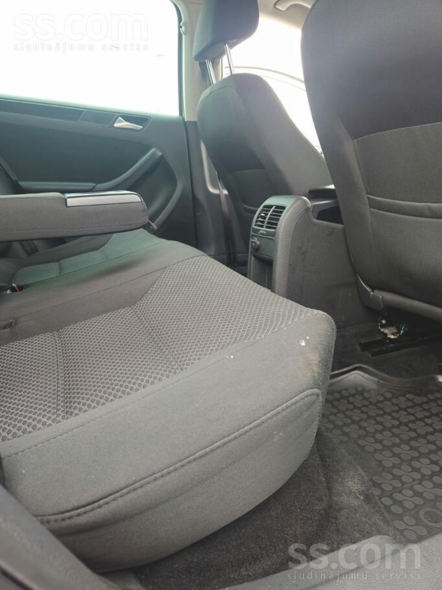 Volkswagen Jetta 2013 Rīga, ar dzinēja tilpumu 1.40 L un nobraukumu 163 tūkst. km par 5800 €, foto 14 vietnē AUTOMOTO.COM.LV
