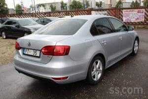 Volkswagen Jetta 2013 in Liepaja, with an engine capacity of 1.60 L and mileage of 156 thousand km for 5750 €, photo 5 on AUTOMOTO.COM.LV
