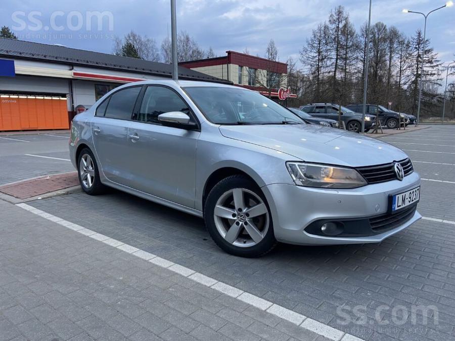 Volkswagen Jetta 2014 Rīga, ar dzinēja tilpumu 1.60 L un nobraukumu 335 tūkst. km par 4230 €, foto 2 vietnē AUTOMOTO.COM.LV