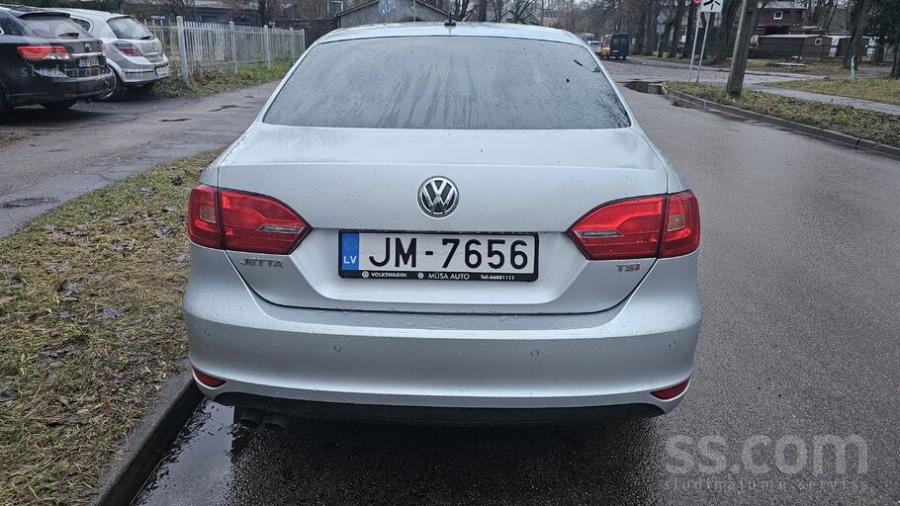 Volkswagen Jetta 2014 Rīga, ar dzinēja tilpumu 1.40 L un nobraukumu 145 tūkst. km par 4600 €, foto 3 vietnē AUTOMOTO.COM.LV
