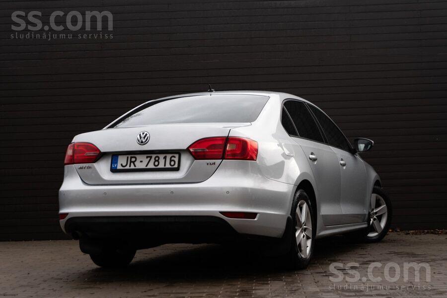 Volkswagen Jetta 2014 Rīga, ar dzinēja tilpumu 1.60 L un nobraukumu 228 tūkst. km par 5490 €, foto 3 vietnē AUTOMOTO.COM.LV