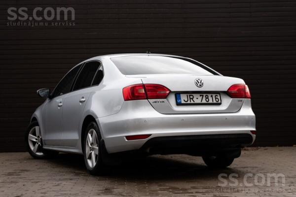 Volkswagen Jetta 2014 Rīga, ar dzinēja tilpumu 1.60 L un nobraukumu 228 tūkst. km par 5490 €, foto 4 vietnē AUTOMOTO.COM.LV