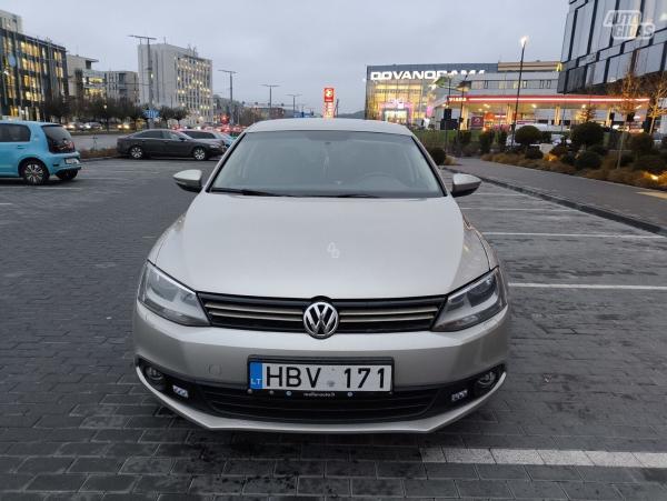 Volkswagen Jetta 2014 Viļņa, ar dzinēja tilpumu 1.60 L un nobraukumu 158 tūkst. km par 3550 €, foto 1 vietnē AUTOMOTO.COM.LV